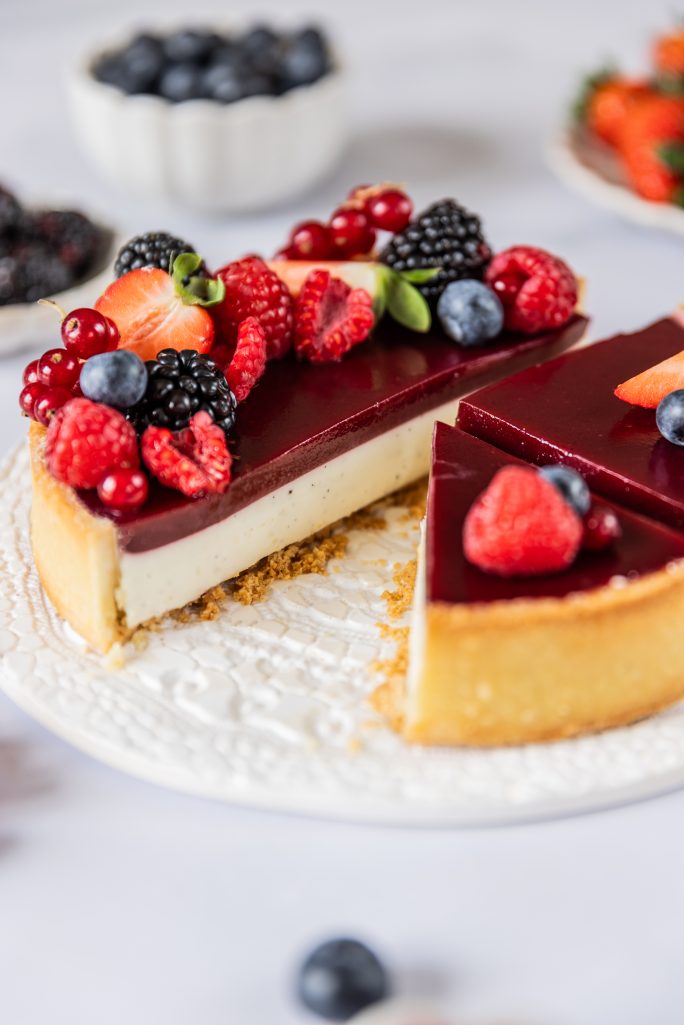 Tarte panna cotta et fruit rouge • Autour du Sucre